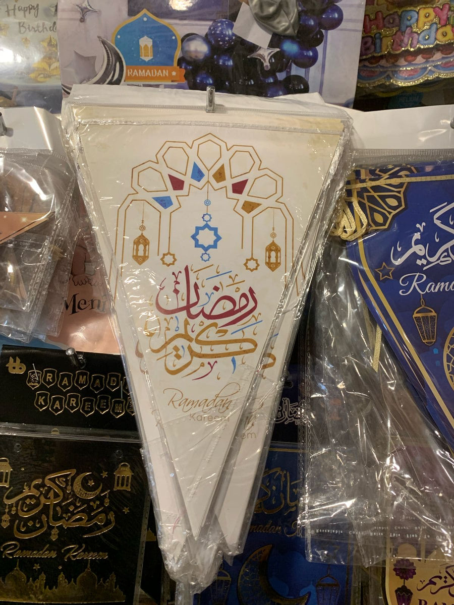 Flag ( Bunting ) Ramazan Kareem White – Basics.pk